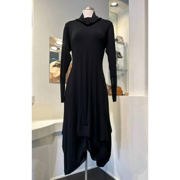 Ozai N Ku | Dresses | New Ozai N Ku Ruched Hemline Gel Cowl Dress In ...
